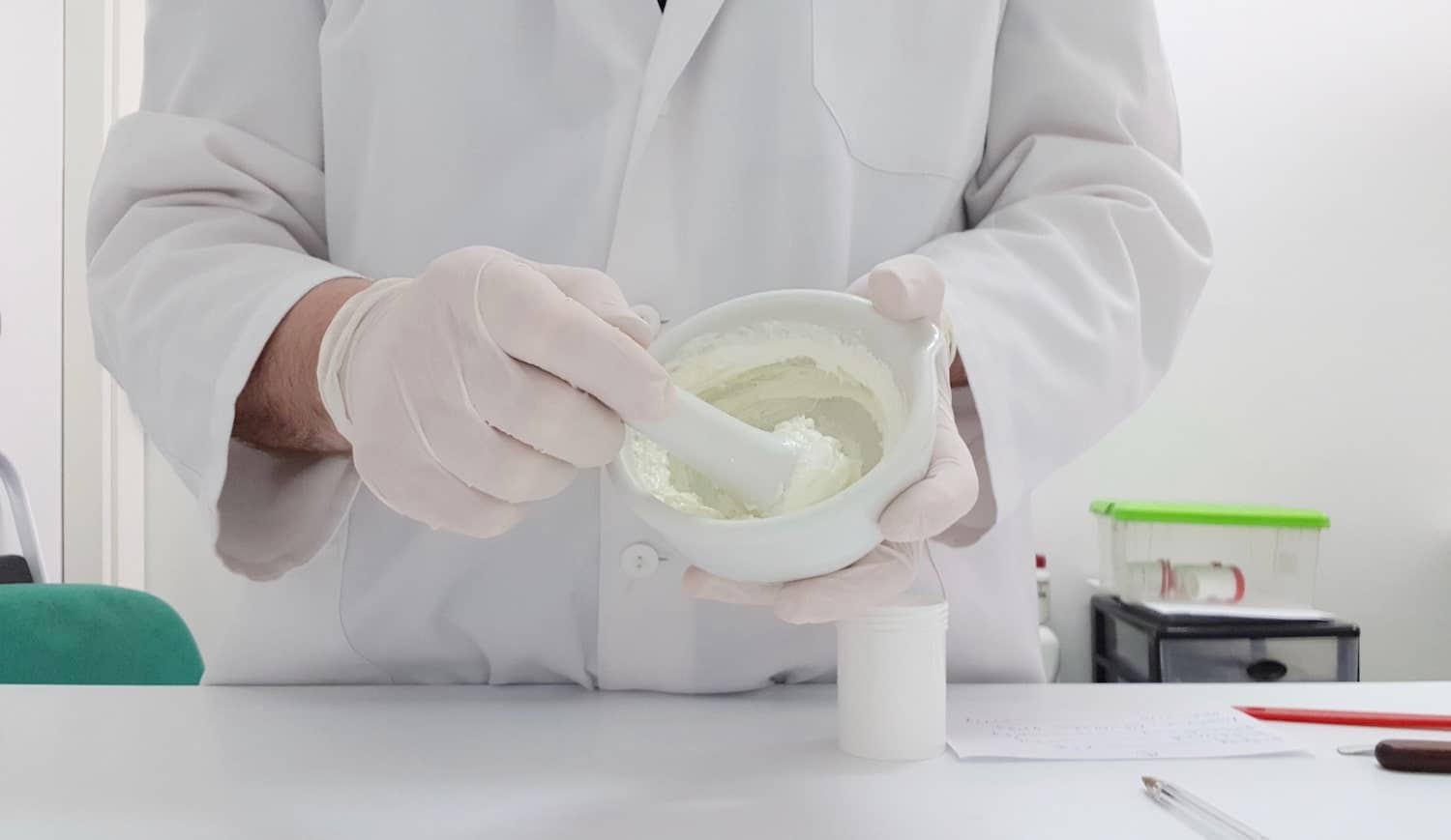 Pharmacy Technicians & Standards Set by Regulatory Bodies | freeCE